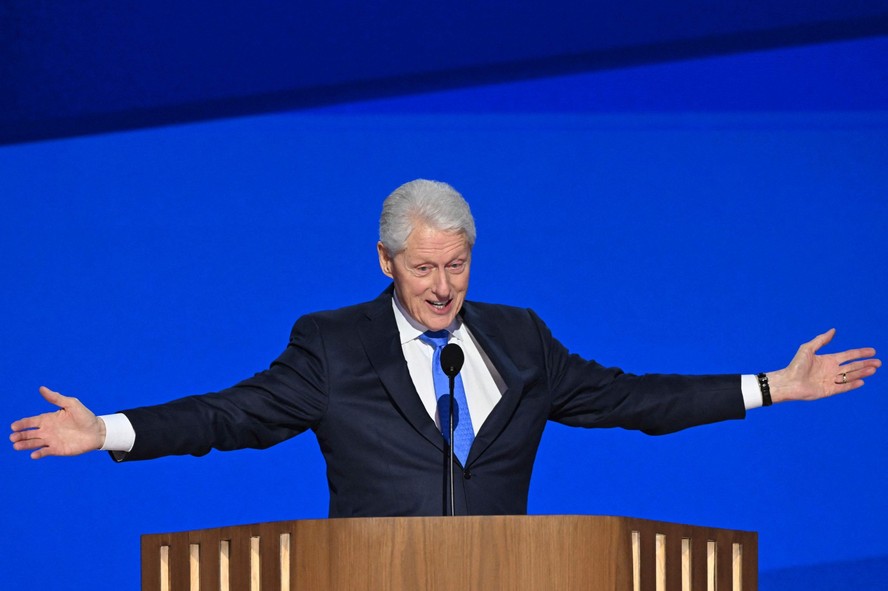 Análise: Bill Clinton saúda Kamala, 'a presidente da alegria', mas ...
