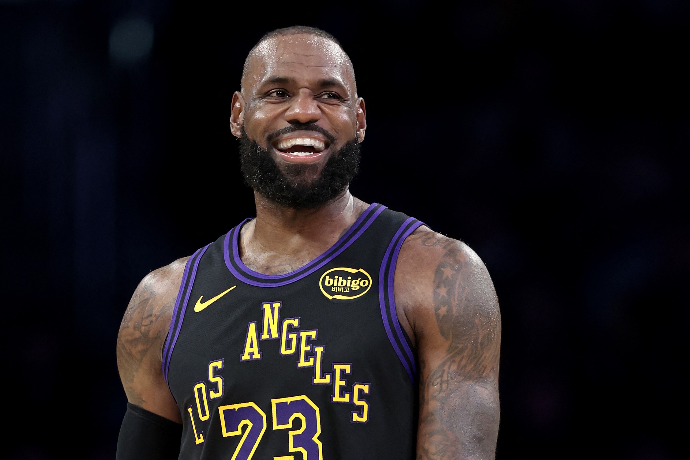 Após quase 20 anos, LeBron sacrifica recorde de 1.297 jogos para ...