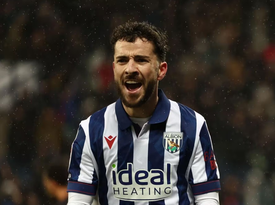 Poucos gols, mas apelido de 'Magic': saiba quem é Mikey Johnston ...