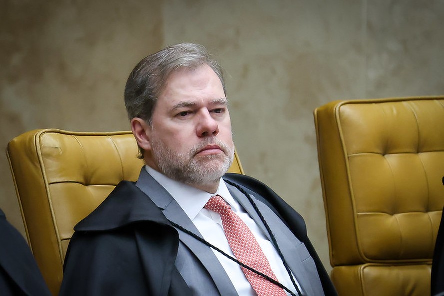 Dias Toffoli, do STF, tem alta e deixa hospital