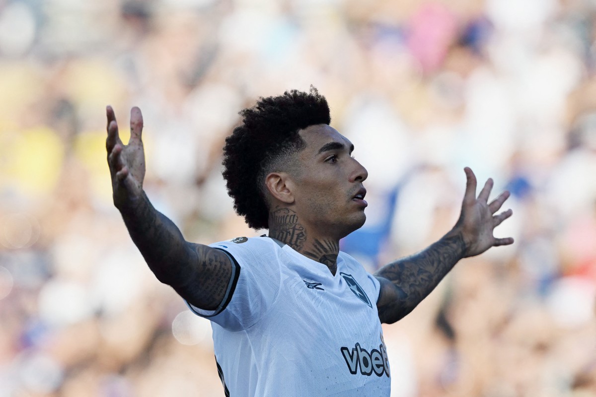 Nottingham Forest anuncia oficialmente a chegada de Igor Jesus: 'Bem-vindo'