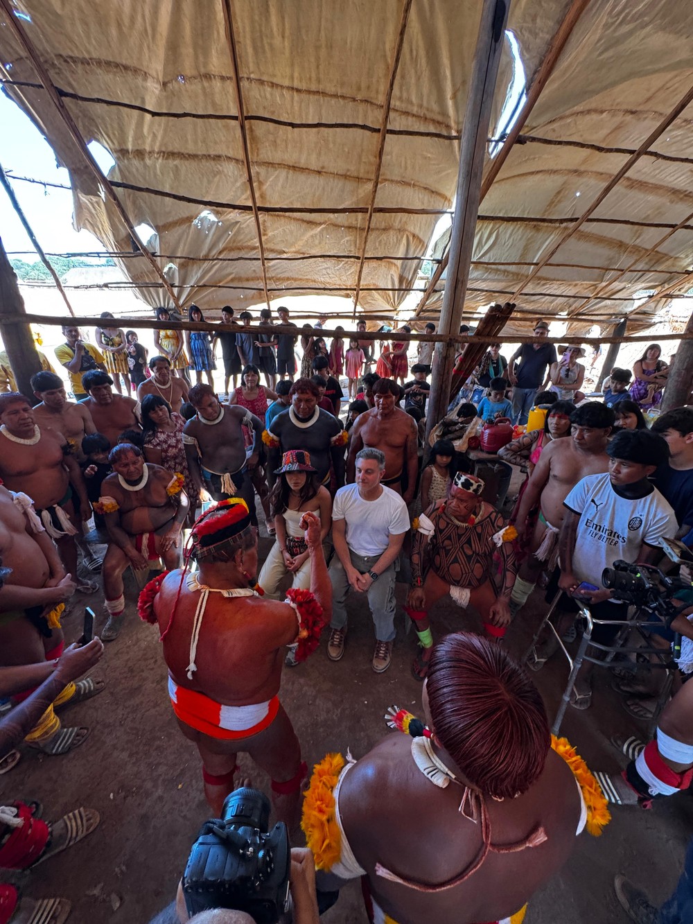 Entenda o ritual Kuarup que Anitta participou no Xingu