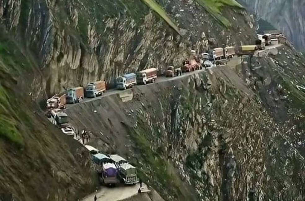 Curvas fechadas e precipícios: saiba quais são as sete estradas mais perigosas do mundo; fotos