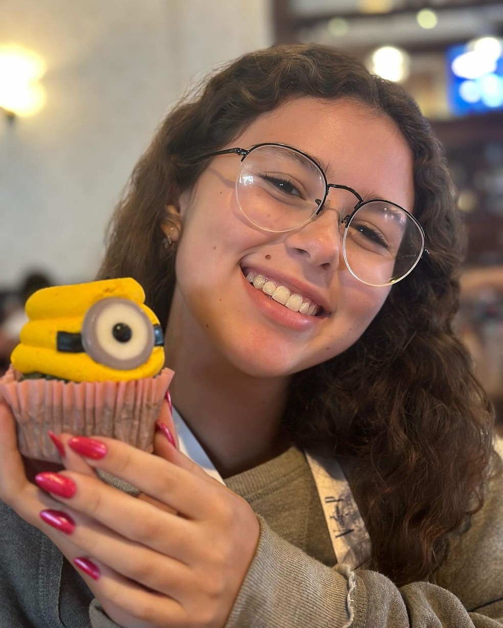 Boninho parabeniza a filha pelo aniversário de 17 anos, e fãs falam da ...