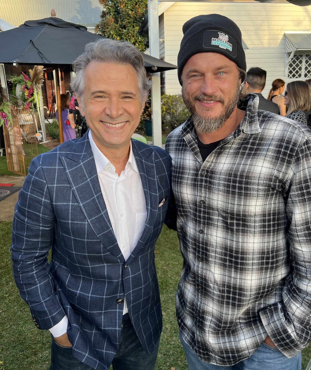 Nelson Freitas mostra encontro com ator da série 'Vikings' na Austrália