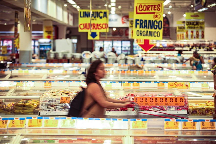 Freio nos alimentos deixará inflação dentro da meta pela primeira vez ...
