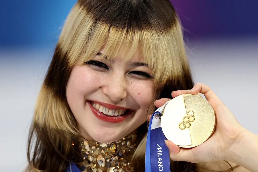 Alysa Liu leva ouro nos Jogos Olímpicos de Inverno 2026 e surpreende ao ...