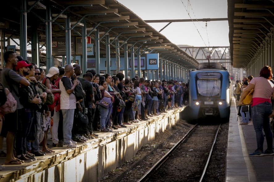 Preço da passagem de trem no Rio de Janeiro vai diminuir a partir de ...