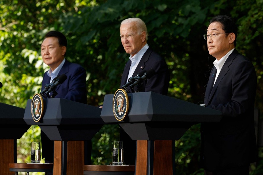Biden realiza cúpula inédita com Japão e Coreia do Sul em frente unida contra China em 'mini ...