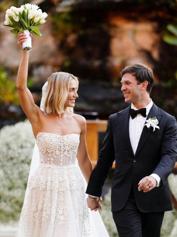 Pão de queijo e vestido com flores em 3D: Saiba detalhes do casamento ...