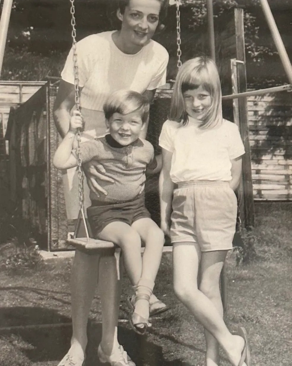 Foto Inédita Da Princesa Diana é Divulgada E Fãs Apontam Semelhança Com