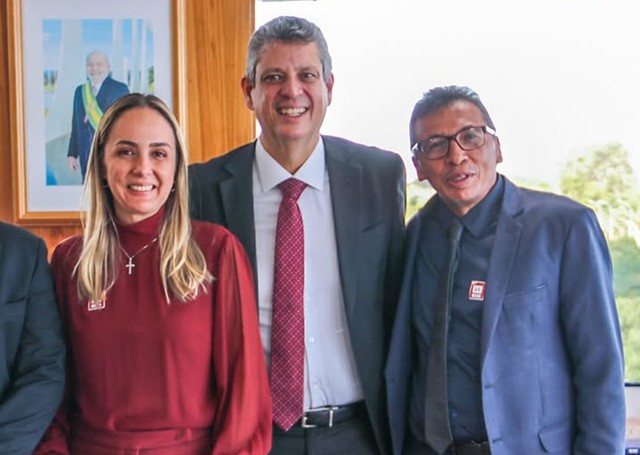 Márcio Macêdo recebe no Planalto homem que confessou ter atuado em ...