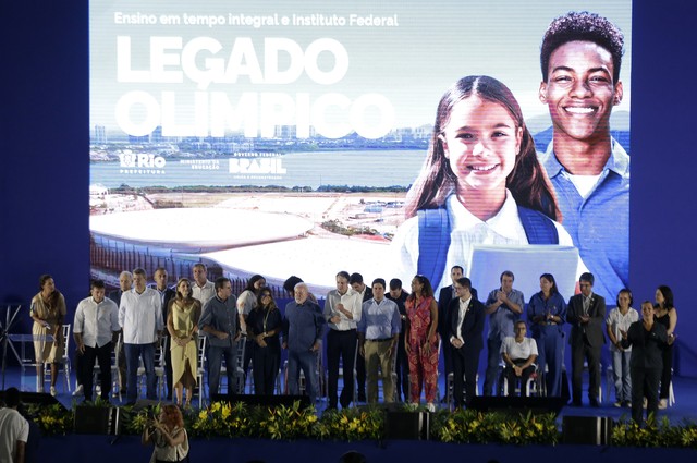 Lula exalta Paes ao compará-lo com Crivella como prefeito do Rio