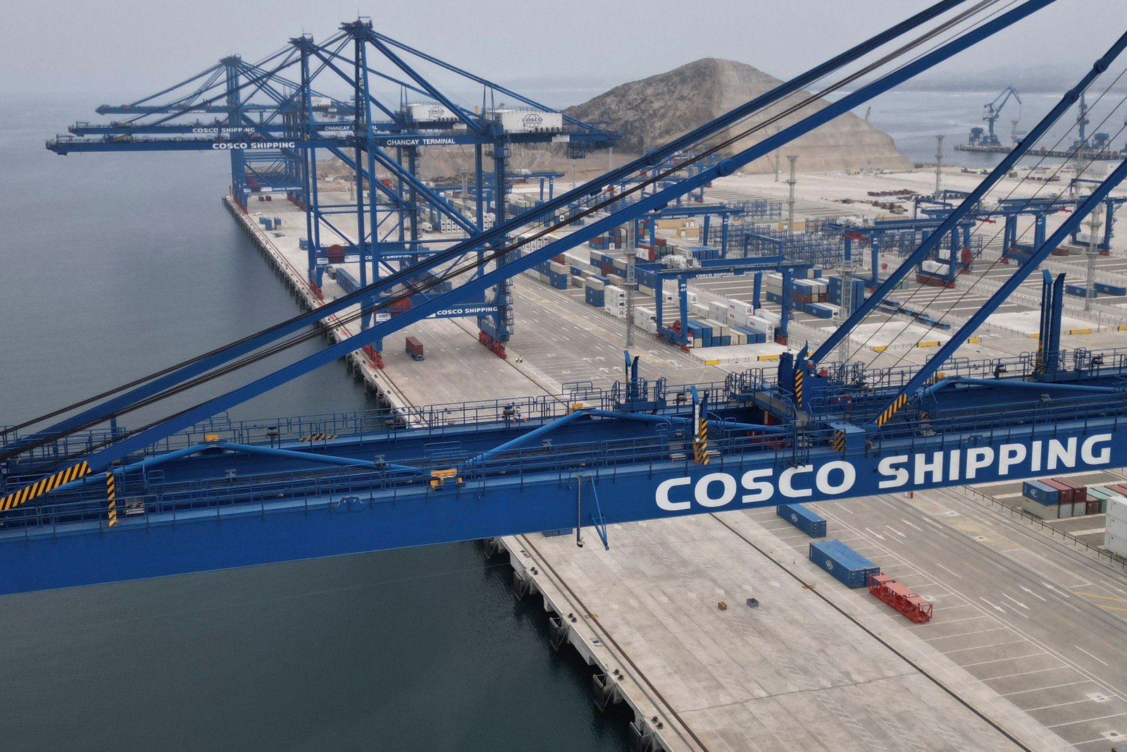 Peru fecha 30 portos devido a fortes ondas que atingem litoral do país ...