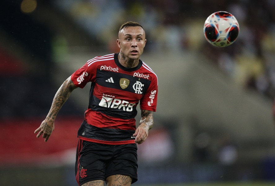 Everton Cebolinha sofre problema na panturrilha, passa por exames, e ...