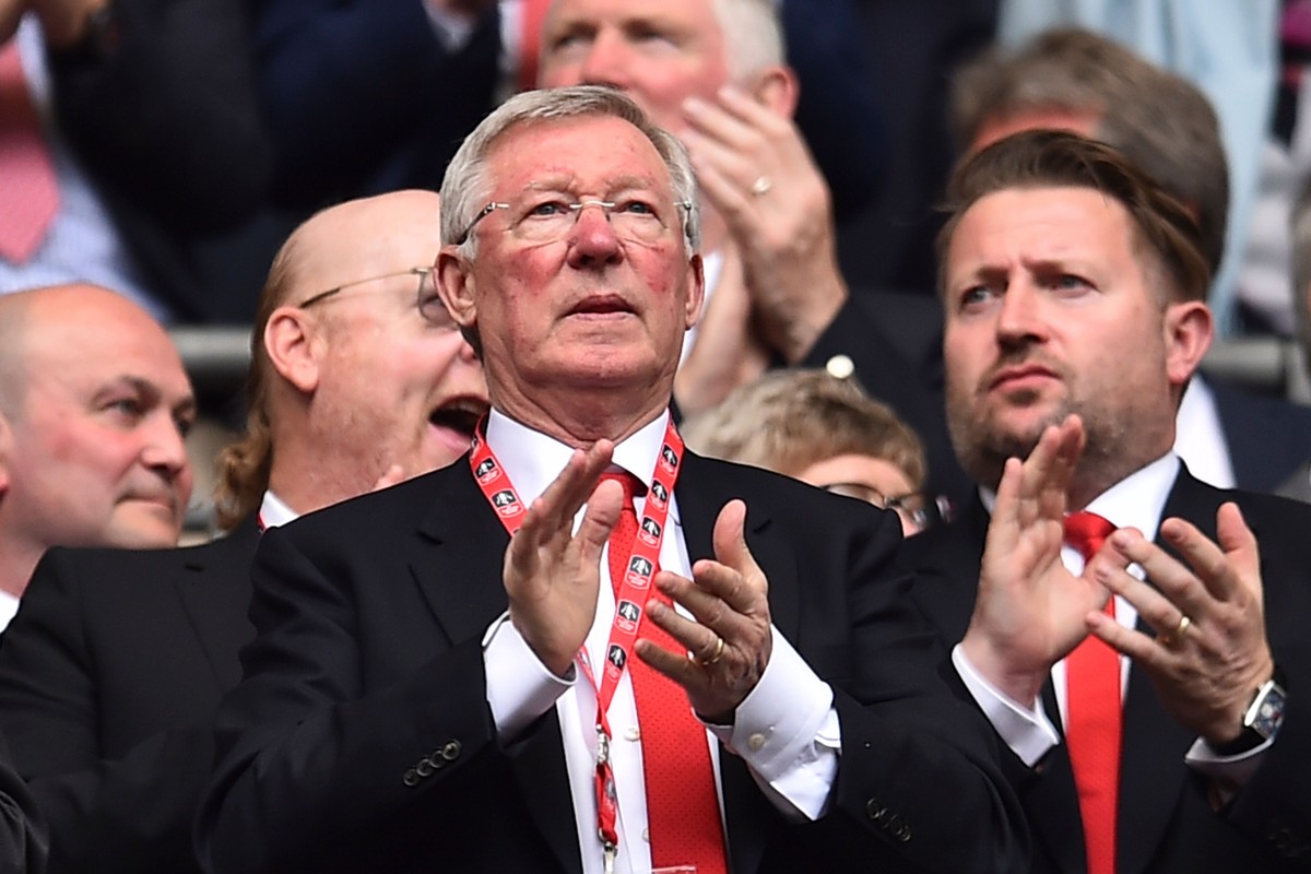 Bilionário que assumiu United demite Alex Ferguson, lenda do clube e ...