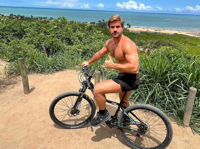 Quem é Thalis Bolzan, marido de Eduardo Leite, que defendeu governador do RS após polêmica sobre ...