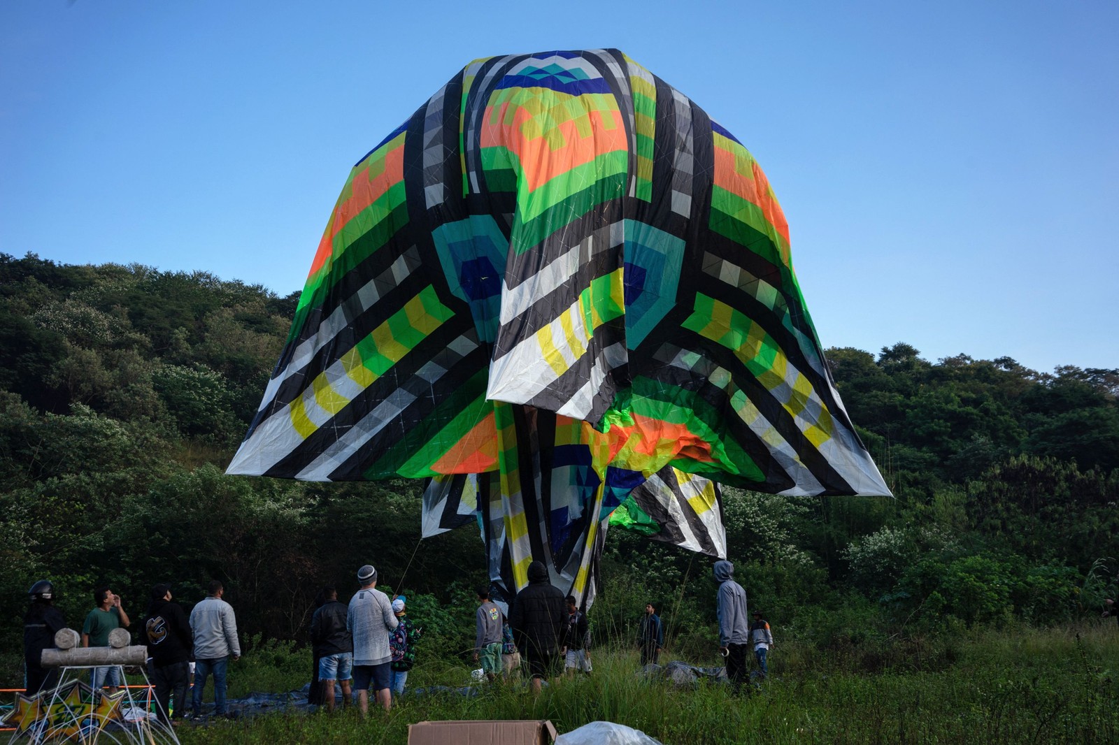 Temporada de caça aos balões: prática ameaça aeroportos no Rio e motiva ...