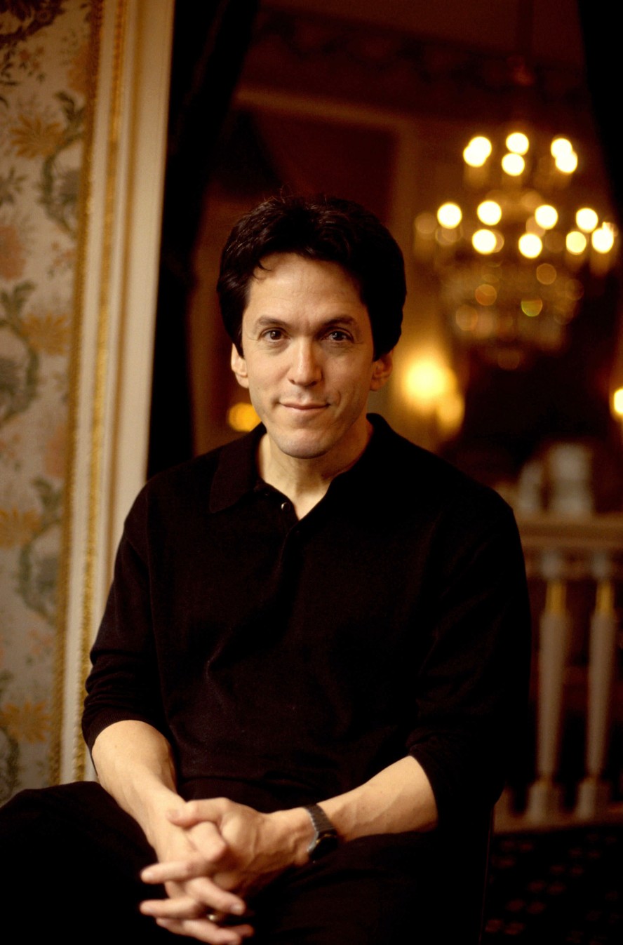Novo livro do autor Mitch Albom chega ao Brasil em julho pela Sextante