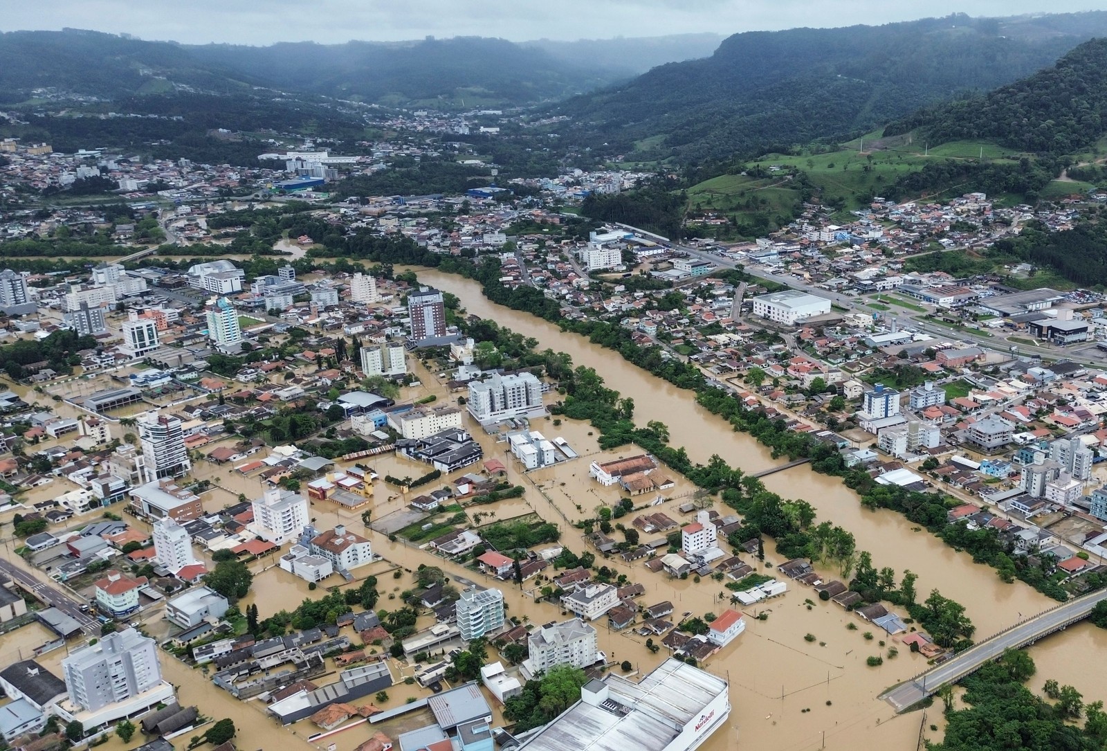 Enchentes em Santa Catarina: entenda a alta de chuvas e veja fotos