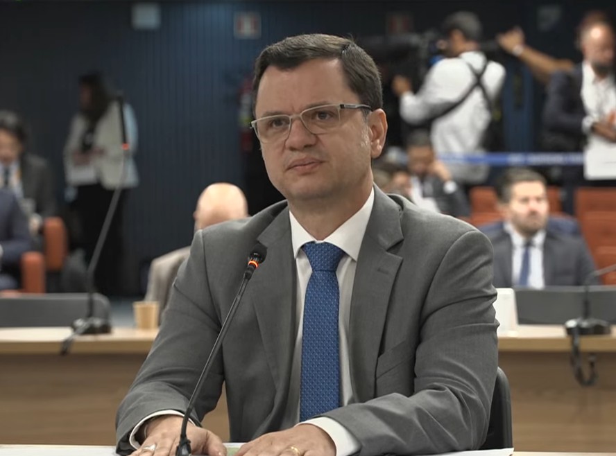 Anderson Torres abre mão de recurso e diz que usará período na prisão ...