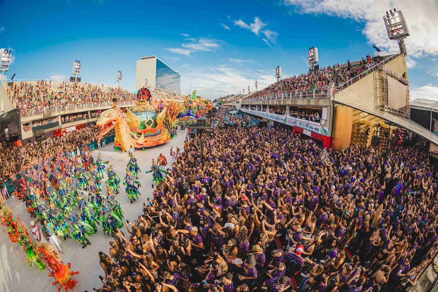 Carnaval 2026: camarotes na Sapucaí vão de R$ 180 a R$ 17,4 mil; saiba mais