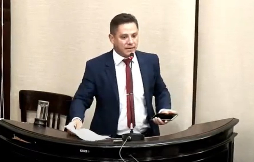 Vereadora do PT apresenta notícia-crime contra colega após ser chamada ...