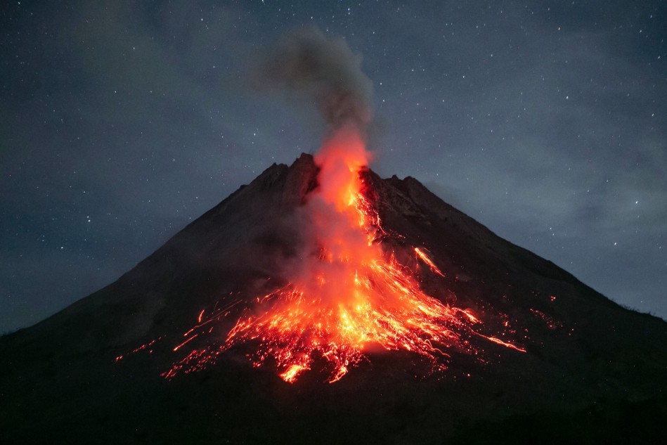 Vulcão Etna: vídeo mostra momento da erupção na Sicília; assista
