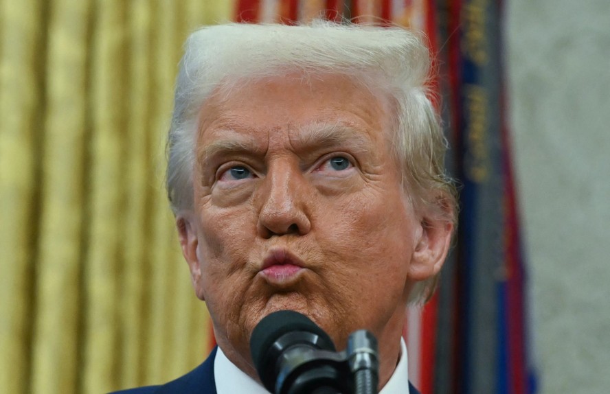 Secretário de Defesa nega que Trump traiu Ucrânia ao falar com Putin, e ...