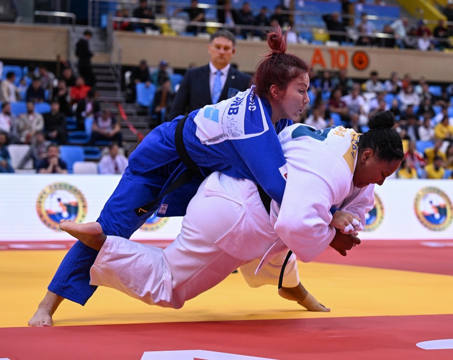 Bia Souza perde a primeira após o ouro olímpico e deixa escapar bronze no Grand Slam de judô