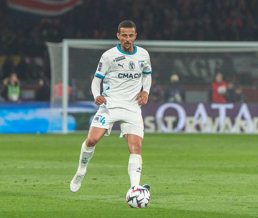 Zagueiro ítalo-brasileiro Luiz Felipe assina com o Rayo Vallecano