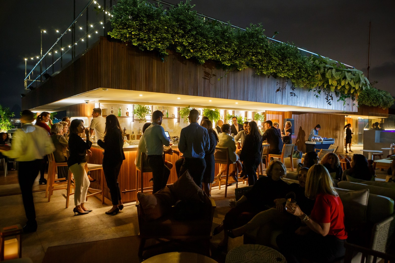 Os melhores rooftops do Rio de Janeiro para curtir vista, música e bons ...