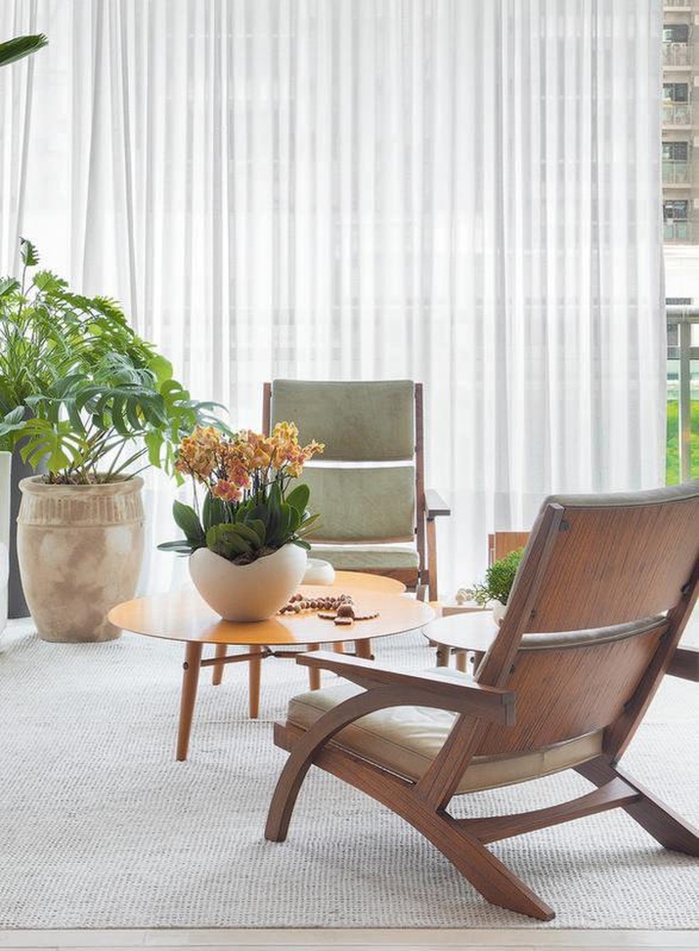 Produtora Deborah Montenegro transforma sala de estar com design e ...