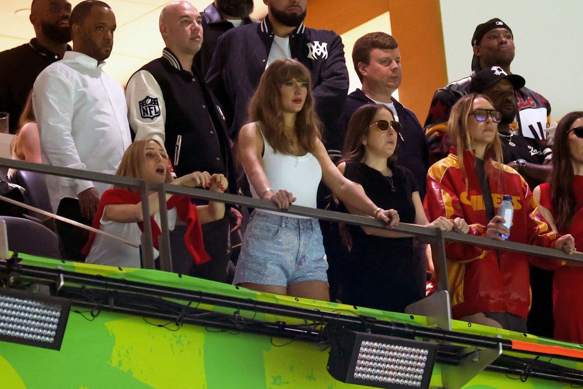 Entenda por que Taylor Swift foi vaiada ao aparecer no telão do Super ...