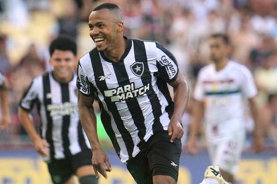 Botafogo acerta renovação de contrato com Marlon Freitas até o final de ...