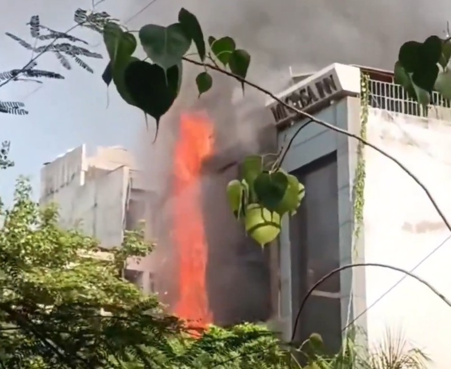 Incêndio em hotel deixa ao menos 21 mortos e mais de 40 feridos na Índia