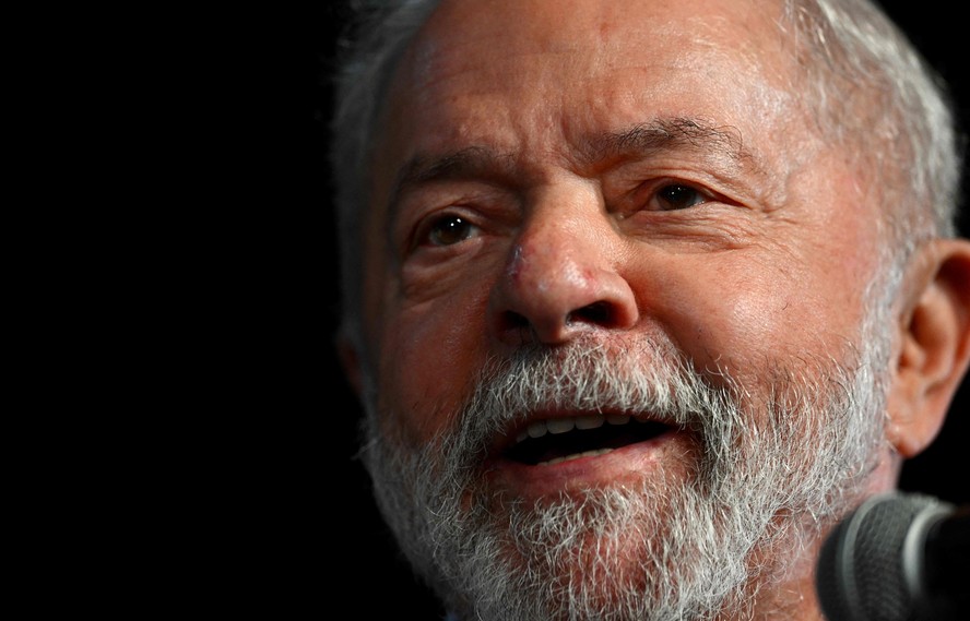 Perfil de Lula no Twitter posta hit 'Tá na hora do Jair já ir embora ...