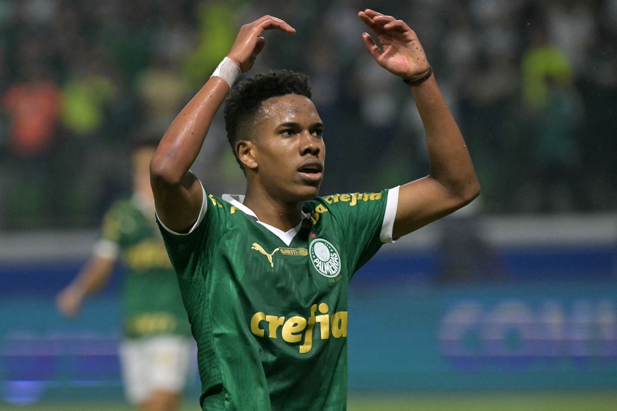 Estevão é indicado ao Troféu Kopa de 2025, prêmio para melhor jovem do ...
