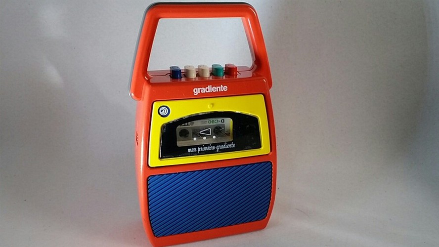 Nova dor de cabeça para a dona da Gradiente