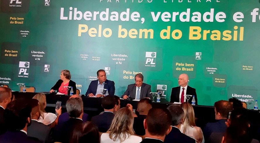Presidente do PL anuncia oposição a Lula e lança Bolsonaro ao Planalto ...