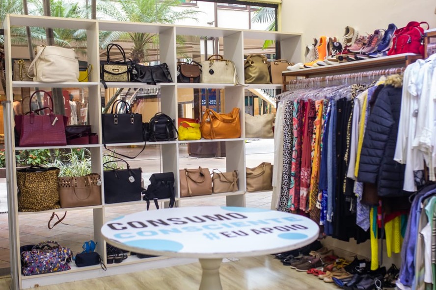 Peças de grife entre R$ 15 e R$ 30: brechó na Barra faz evento beneficente