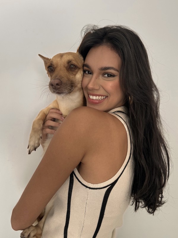 Com encontro emocionante, Alane Dias comemora a vinda da pet Liz para o ...