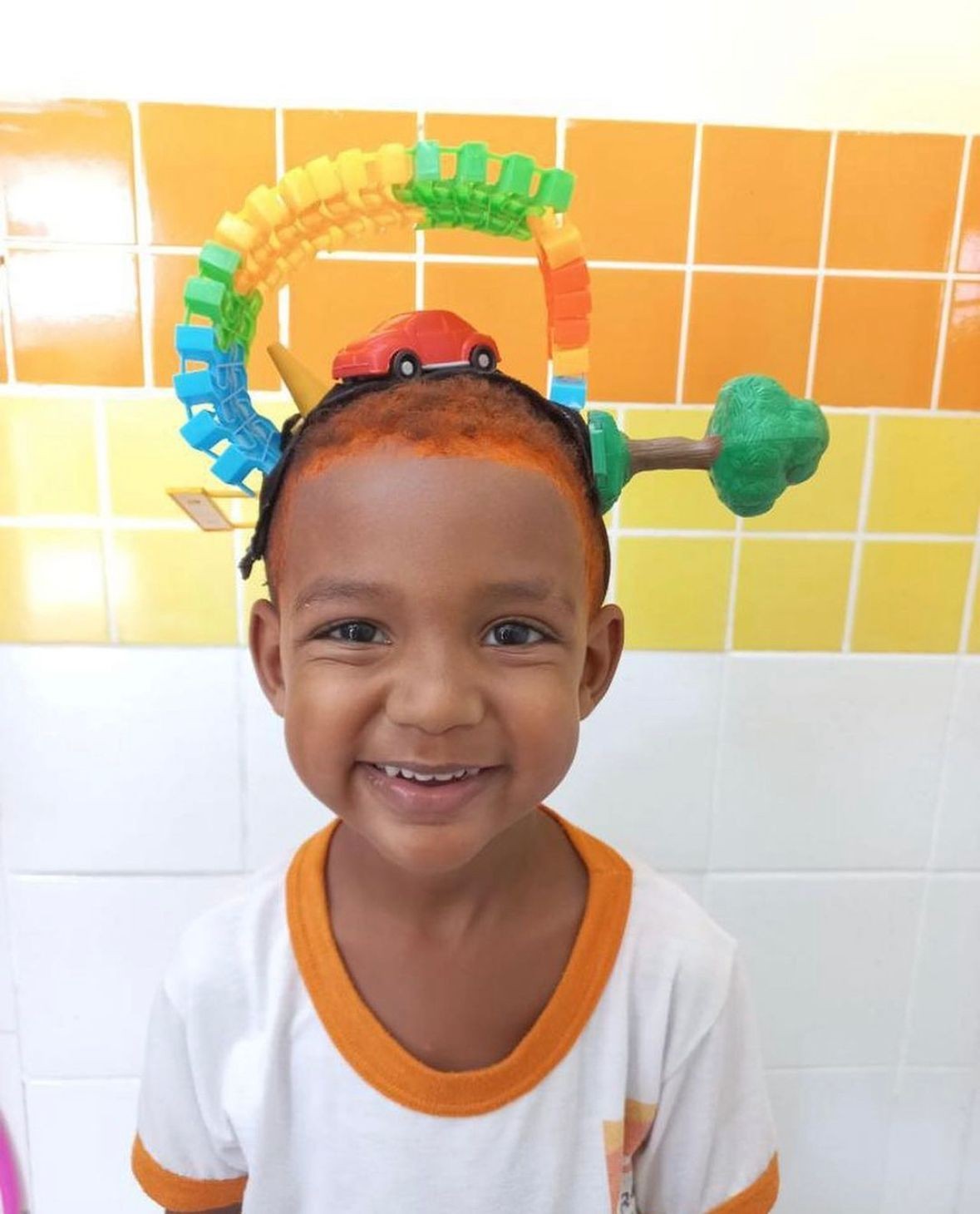 Você sabe o que é 'cabelo maluco'? Febre entre alunos em outubro volta a mobilizar internet com ...