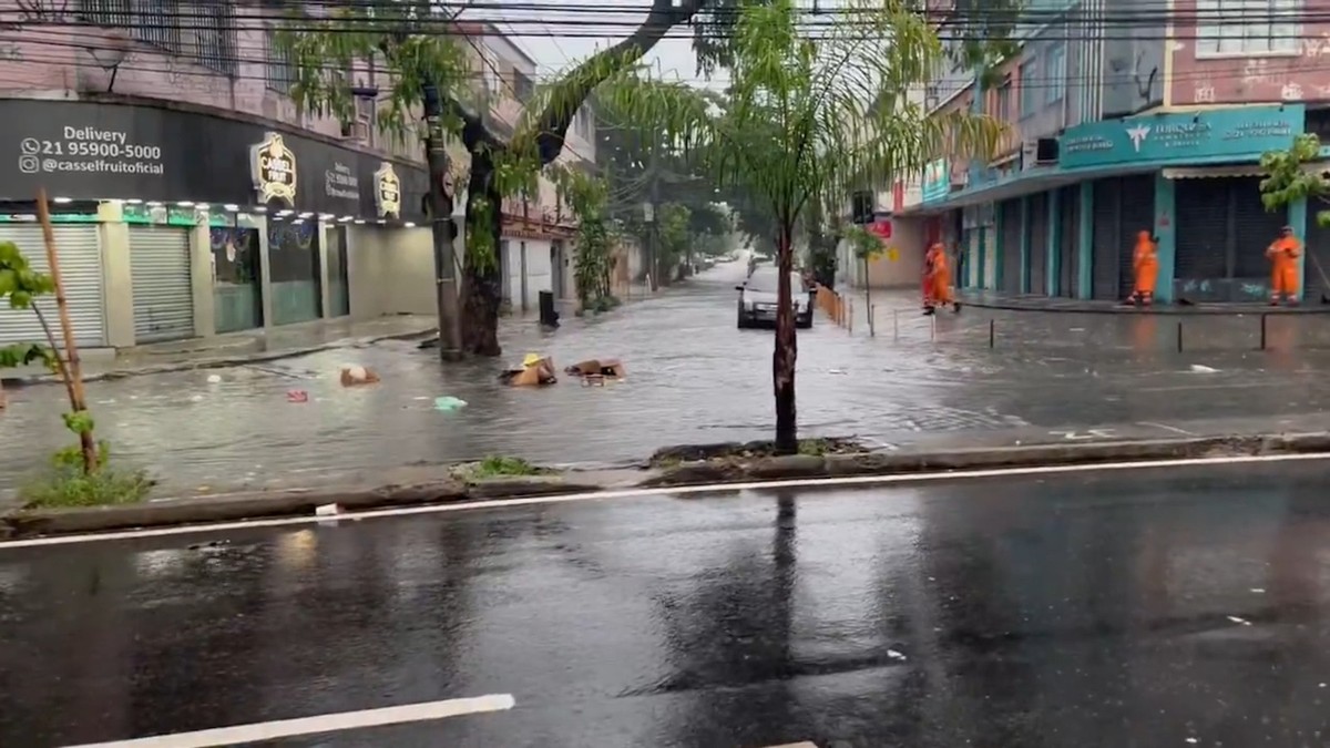 Estado do Rio tem chuva forte e risco alto de deslizamento em quatro ...
