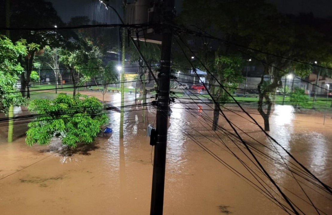 Novo temporal em Juiz de Fora leva rio a cota máxima e causa ...