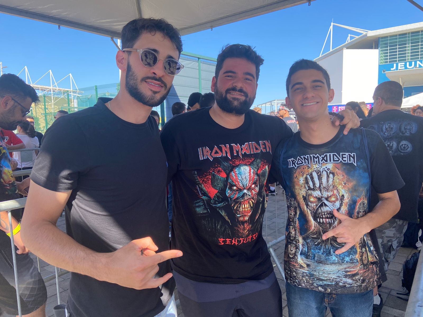 Pais levam bebê de 8 meses para o Rock in Rio: 'Em nome da tradição'