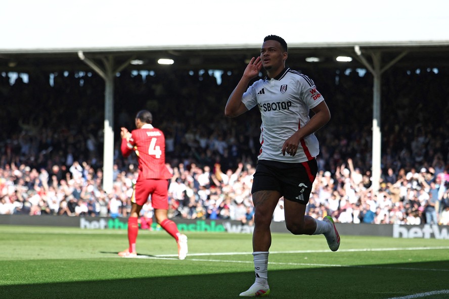 Newcastle faz consulta por atacante revelado no Flamengo para ...