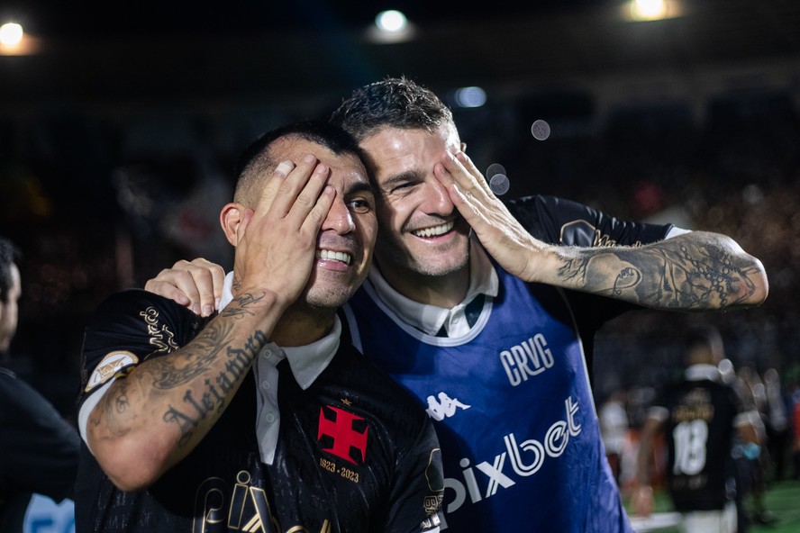 Vasco sobe média de idade do time em 12% e vê experiência decidir jogos