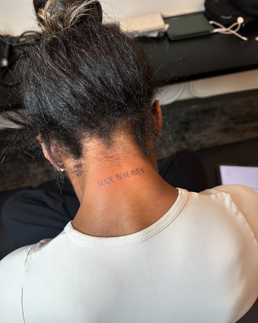 Multicampeã olímpica, ginasta Simone Biles faz mais duas tatuagens ...
