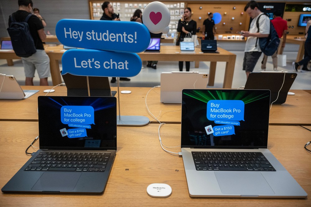 Apple prepara ofensiva de produtos: novos MacBooks, iPhone 17e e iPads chegam até 2026